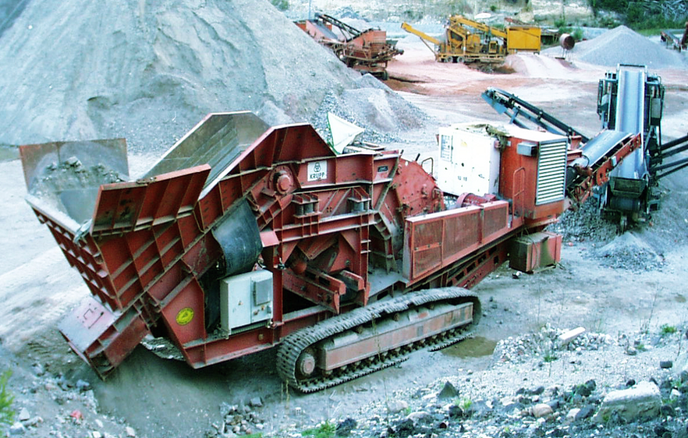 Our Equipment Fleet: Davis Earthmoving & Quarrying Pty Ltd