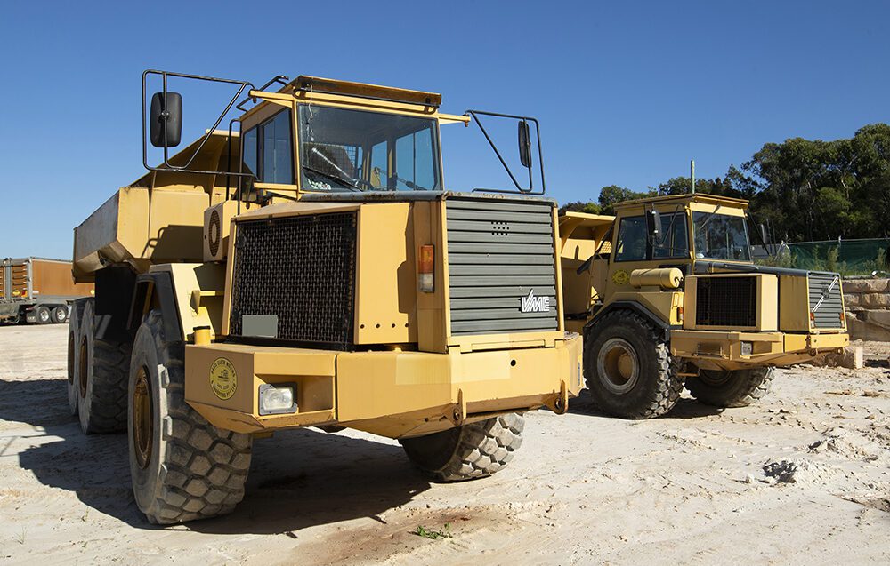 Earthmoving and Land Clearing Equipment Hire NSW : Davis Earthmoving