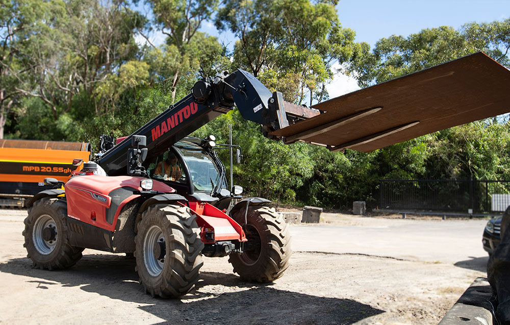 Mobile Crushing and Screening : Davis Earthmoving & Quarrying